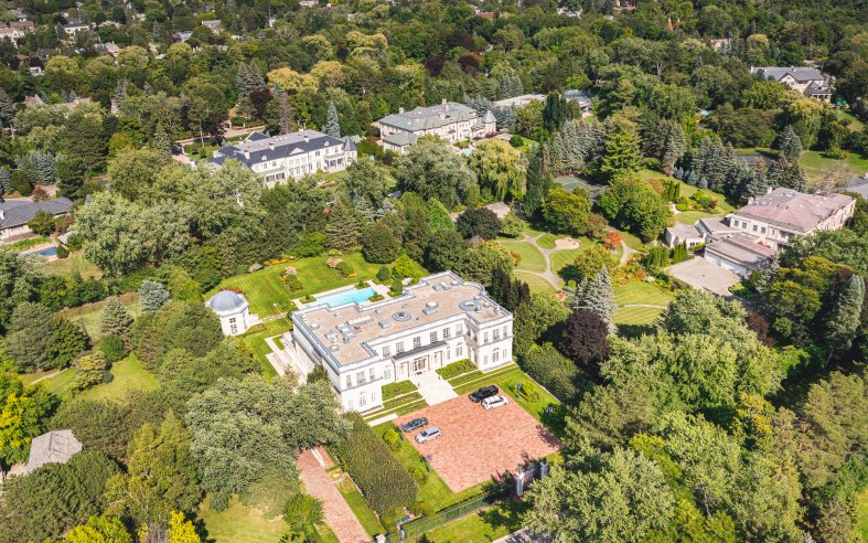 Bridle Path - A Neighbourhood Guide by SHANE